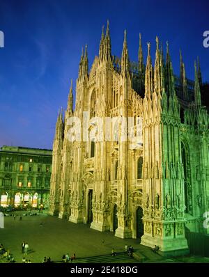 Milano, Italia: Il Duomo di Milano o Cattedrale metropolitana-Basilica ...