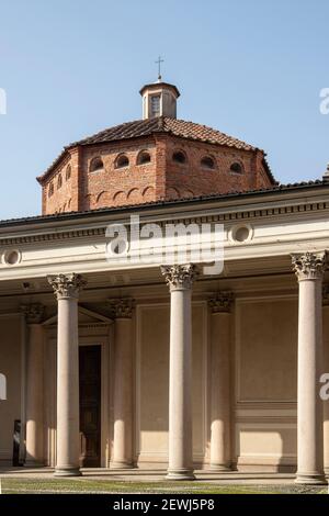 Novara, Italia. 27 Feb 2021. Piemonte, Novara. La cupola di Antonelli e ...