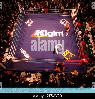 Nigel Benn v Gerald McClellan Foto stock - Alamy