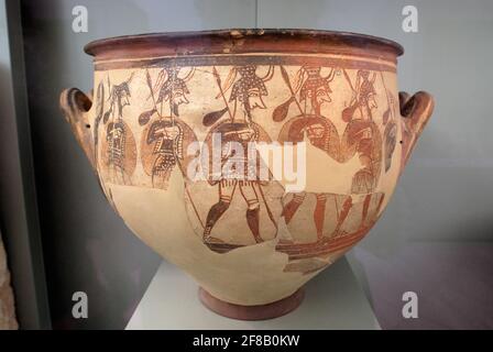 Arte micenea, XVI-XII secolo a.C. Chr., vetrina con coppe d'oro, Museo ...