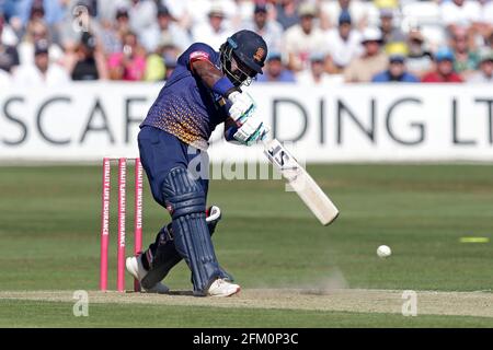 Ashar Zaidi si è accampato per Essex durante Essex Eagles vs Essex ...