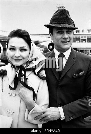 Attore Tony Curtis sua moglie Christine Kaufmann e la figlia Alexandra ...
