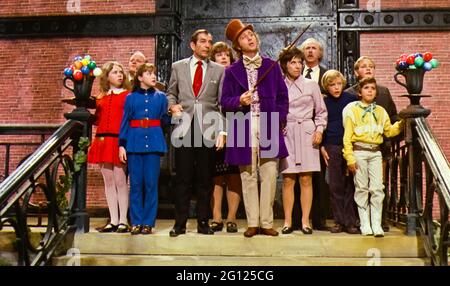 STATI UNITI. Nora Denney, Roy Kinnear e Leonard Stone in una scena da ...