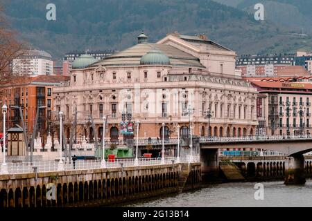 Spagna, Paesi Baschi, Bilbao, la città più grande della comunità ...