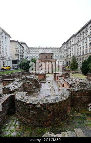 Parco archeologico presso la chiesa di San Giorgio Rotunda è la più antica chiesa di Sofia ...
