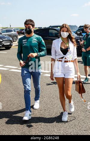 (Da L a R): Sara Pagliaroli, fidanzata di Lance Stroll (CDN) Aston ...