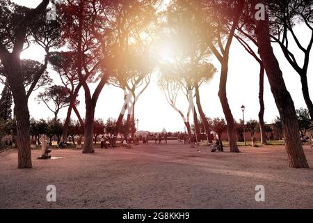 Il Colle Aventino di Roma, il Giardino degli Aranci, in cima alla ...