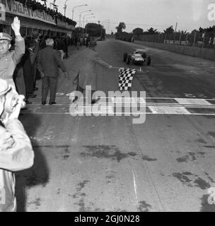 John Surtees in un 1964 Ferrari 158, Goodwood 2014, Racing Sport ...