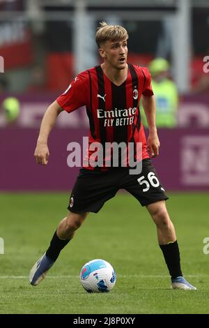 Alexis Saelemaekers of AC Milan in azione durante la Serie A 2022/23 ...