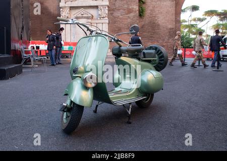 USA. Audrey Hepburn e Gregory Peck in una scena del (C)Paramount ...