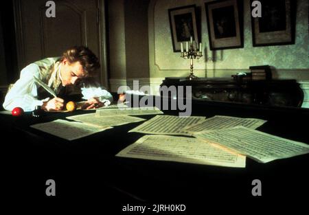 AMADEUS 1984 Saul Zaentz film con Tom Hulce come Mozart Foto stock - Alamy