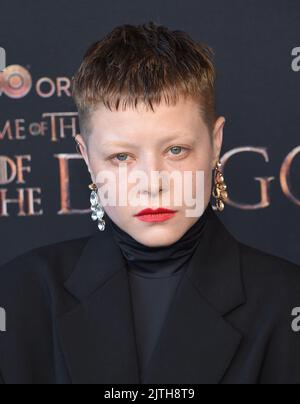 Emma D'Arcy arriva alla "House of the Dragon" di HBO all'Academy Museum ...
