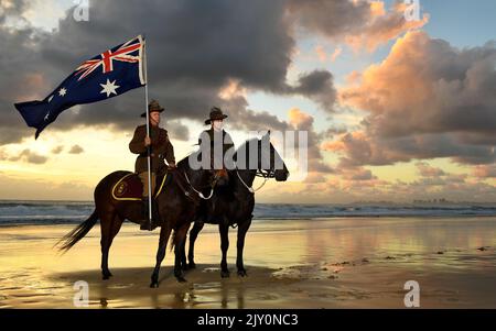 In memoria dell'Australian Army Veterinary Corp (AAVC), Chris Kennedy e ...