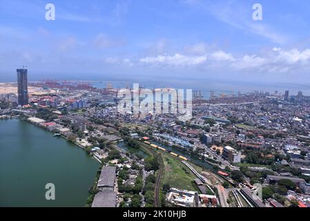 (9/12/2022) Vista della capitale Colombo dalla Torre Colombo dei Loti ...