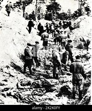 Il massacro di Katyn di migliaia di prigionieri di guerra polacchi ...