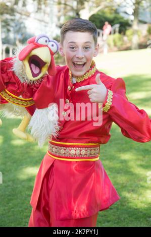 18 ottobre 2022: Jamie Leahey and Chuck, Kimberley Hart-Simpson, Jon ...