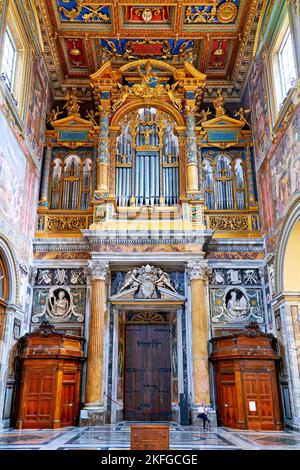 Roma Lazio Italia. La Cattedrale dell'Arcibasilica del Santissimo ...