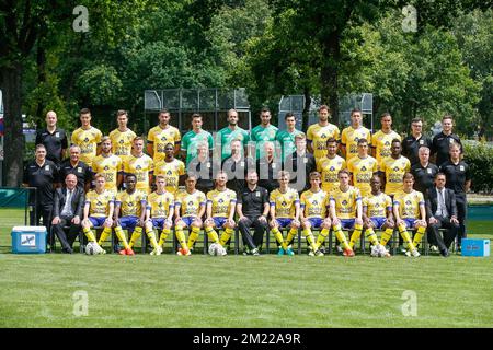 (Riga posteriore) il medico di STVV Steven Bex, Stef Peeters, Wolke Janssens, Pierrick Valvidia ...