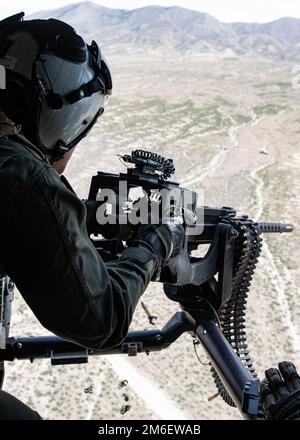 Il capitano Thomas Bodine, comandante dell'aeronautica militare navale ...