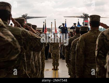 Il col. Shane Vesely, comandante delle operazioni speciali 353rd ...