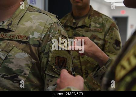 I militari dello Squadron 319th Logistics Readiness parlano del loro ...