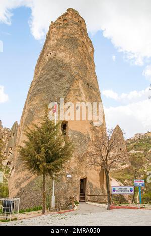 Uechisar Castello-montagna, fantastiche formazioni di tufo, Cappadocia ...
