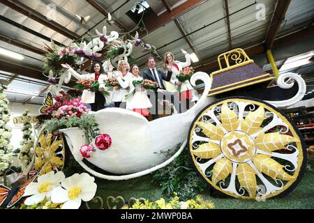 Ty Pennington, second from right, Former Rose Queens royalty, Madison ...