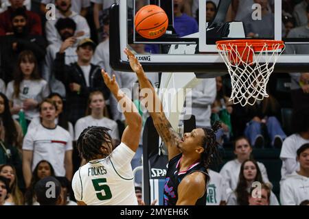 Florida Atlantic forward Isaiah Gaines practices for their Final Four ...