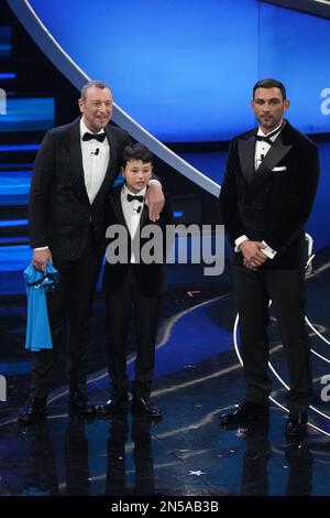 12 febbraio 2023, Sanremo: Il cantante italiano Sethu suona sul palco ...