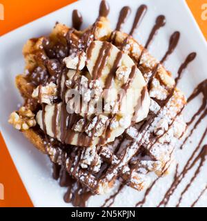 Una cialda, citata anche con le parole straniere cialda, cialda, cialda ...