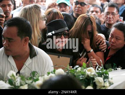 Filipino singer Charice Pempengco, third from right, of the TV hit ...