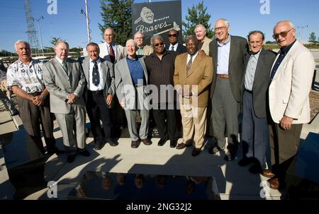 The Milwaukee Braves, pose for a team photo, Sept. 21, 1958. Front row ...
