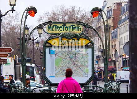Mappa della linea ferroviaria metropolitana di Parigi Blanche Foto ...