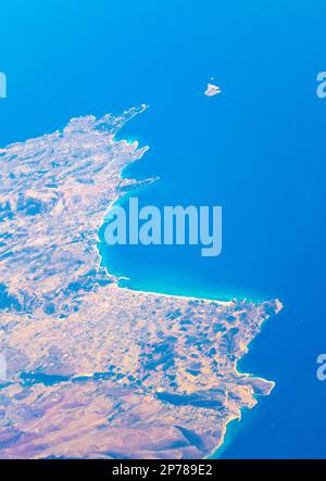 Isola di Thasos visto da aereo di volo. Isola greca più settentrionale ...