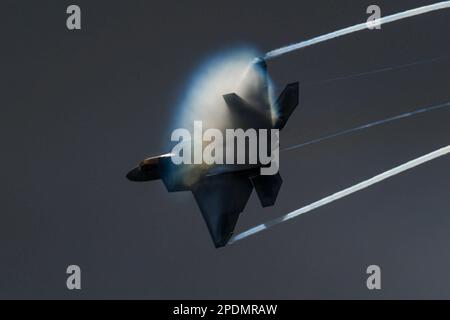 STATI UNITI Samuel “Razz” Larson, F-22 Raptor Demonstration team ...