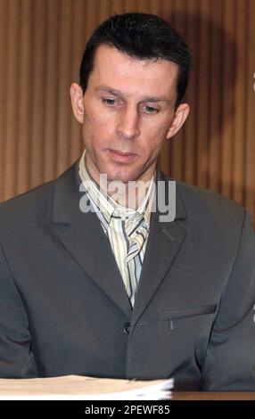 DaimlerChrysler-Entwicklungsingenieur Rolf F. wartet auf das Urteil im ...