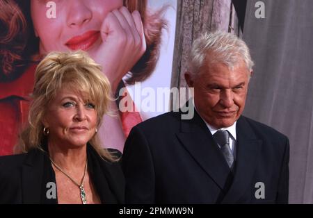 Tom Berenger and his wife Laura Moretti pose together at the premiere ...