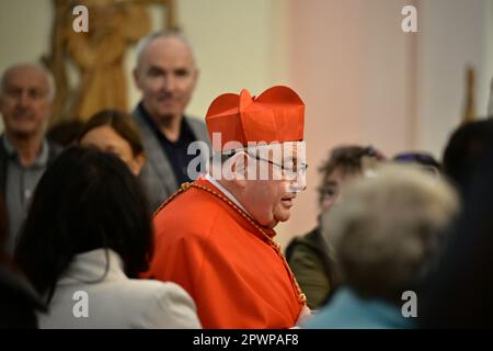 Il Cardinale Dominic Duka nella Chiesa dell'Esaltazione della Santa ...