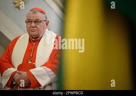 Il Cardinale Dominic Duka nella Chiesa dell'Esaltazione della Santa ...