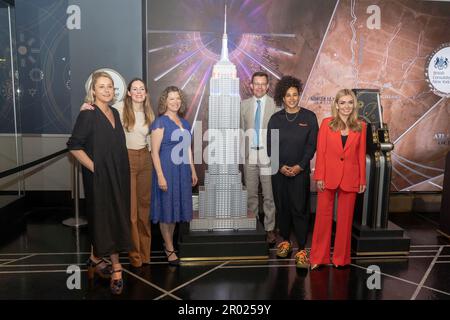 05 maggio 2023 Jess Shadbolt, Hannah Young, il Console Generale di sua ...