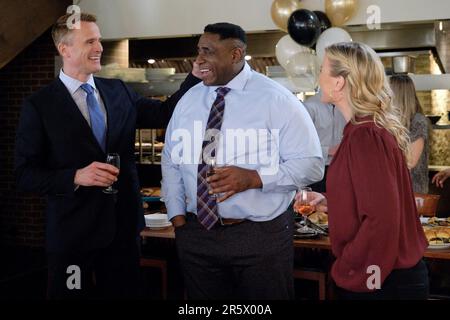 OMICIDIO DI TORTA DI CAROTE: A HANNAH SWENSEN MISTERI, da sinistra ...