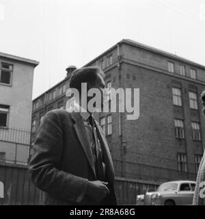 Corrente 38-6-1960: Spaventato? Quasi fuori dalla mia mente, ma nel ...