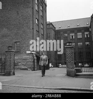 Corrente 38-6-1960: Spaventato? Quasi fuori dalla mia mente, ma nel ...