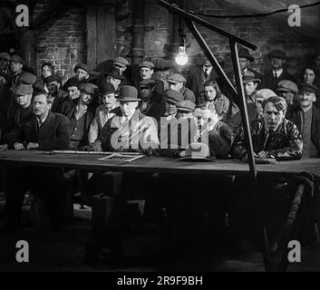 Germania. Gustaf Grundgens e Fritz Odemar in una scena del film ...