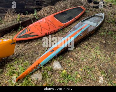 Kansas City, Kansas, USA - 31 luglio 2023: Pagaiatori con stand up ...