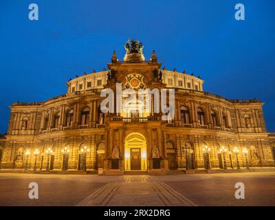 La Semperoper, il teatro dell'opera della Sachsische Staatsoper di ...