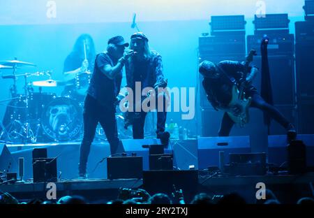 Chris von Rohr, Mandy Meyer. Konzert der schweizerischen Hard-Rock-Band ...