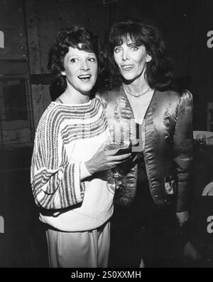 **FOTO FILE** Linda Lavin è morta. Linda Lavin e Philip McKeon nella foto come il cast del loro ...