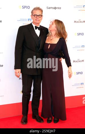 Götz otto mit Ehefrau Sabine otto beim 49. Deutschen Filmball 2025 im ...