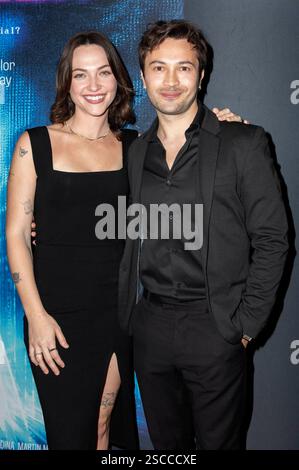 Violette Beane e Taylor Gray bei der Premiere des Kinofilms Renner im ...